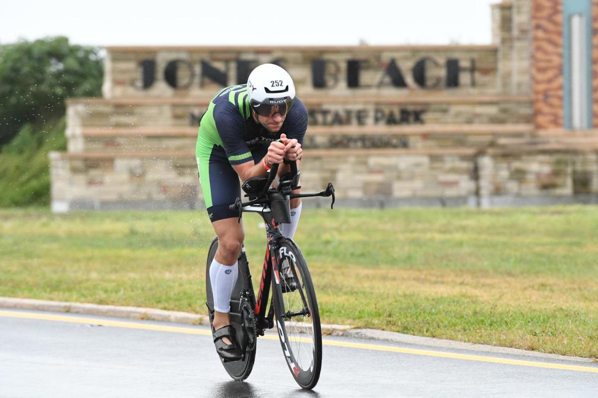 Finishing tri season strong at Jones Beach – Matt Nussbaum – Age Grouper